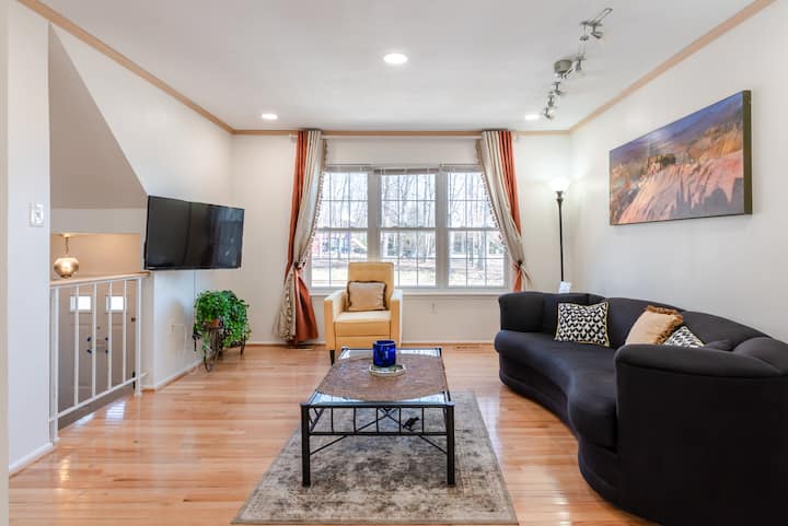 2 Br Practical Comfy 5min Metro 15min Iad 20min Dc - Reston, VA