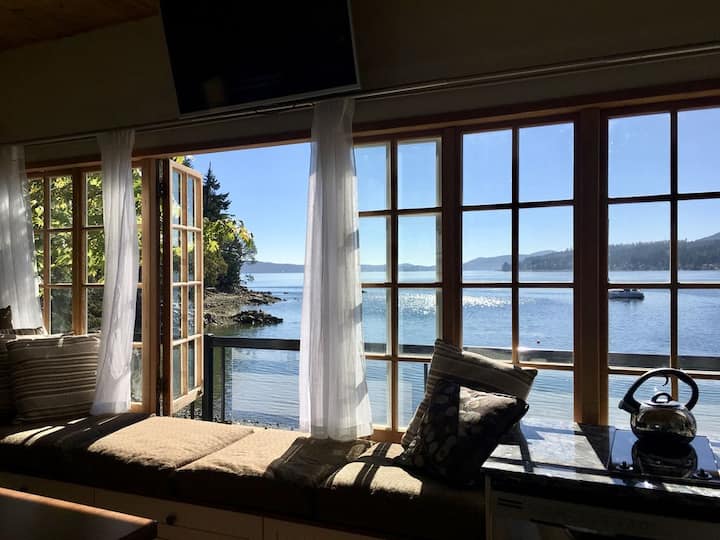 Mill Bay Beach House - Cowichan Bay