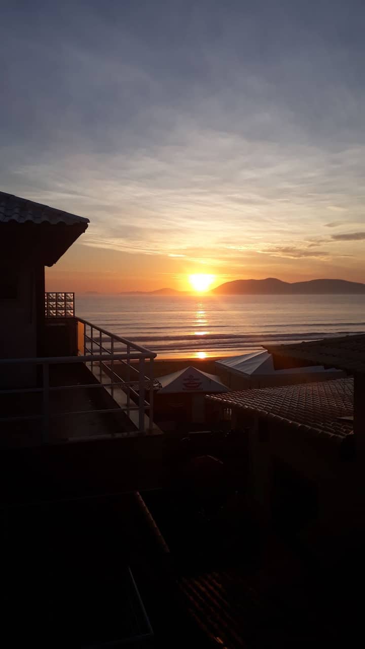 Linda Cobertura Na Praia Do Peró. - Cabo Frio
