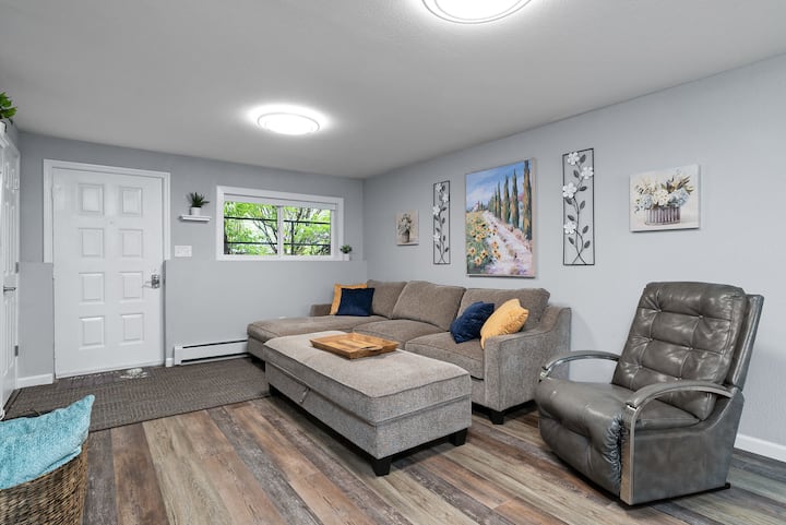 Farmhouse Anchorage - Homestyle Anchorage Condo - Anchorage, AK