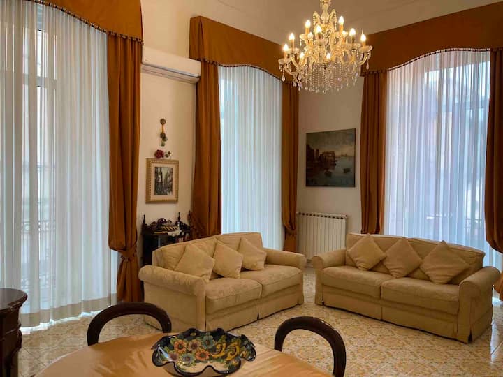 Una Casa Napoletana - Naples