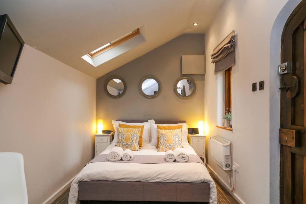 Bothy in Victorian Walled Garden in Martley, United Kingdom