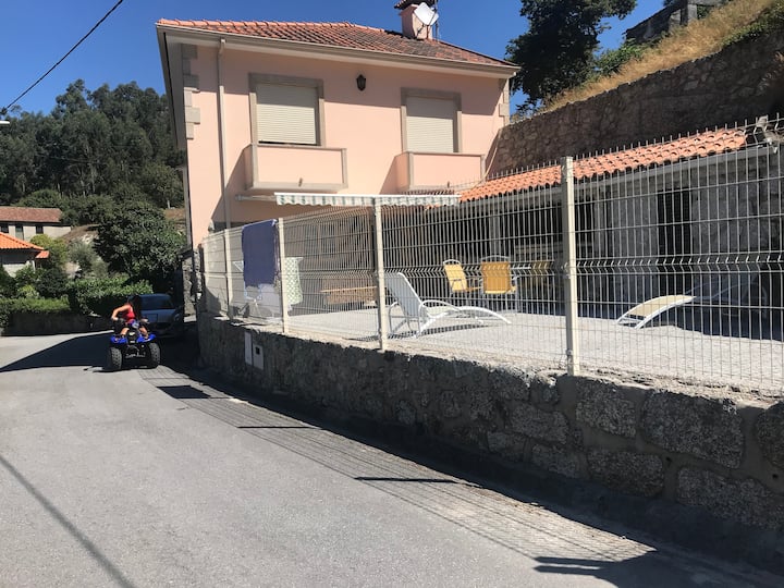 Vila Arnozela (Maison Complète) - Fafe