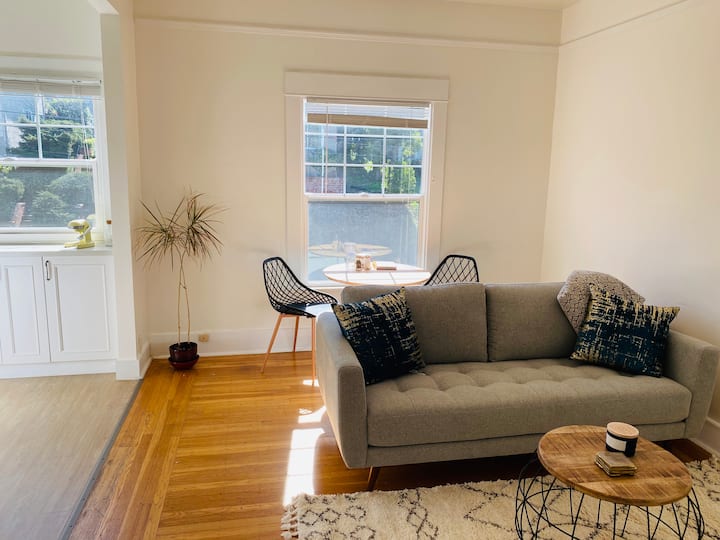 *Sunny & Modern Apartment* Getaway/work From Home - Oakland, CA