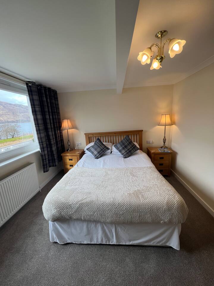Glenshiel Guest Room 3 -En-suite Large Double Room - Fort William