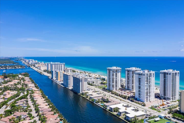 2/2bay View Condo Across The Street From The Beach - Hollywood, FL