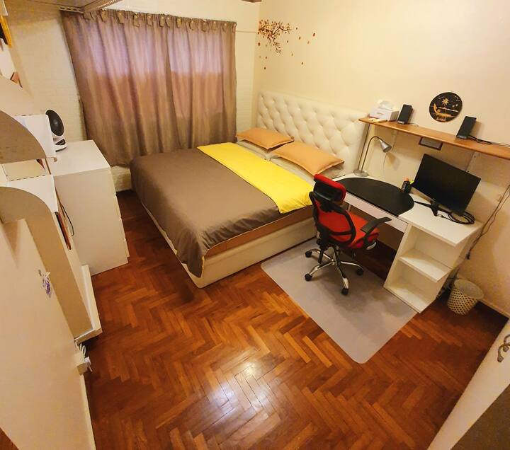 B&b Homestay- Deluxe Room With Sealy-king Bed - Singapore