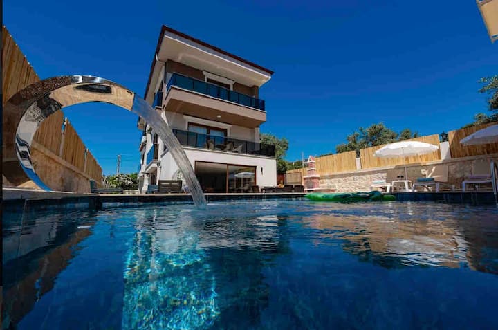 Villa Doğa - Antalya'da Jakuzili, Havuzlu Villa - Kekova