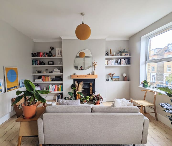 Bright, Quiet Flat With Large Outside Area - London