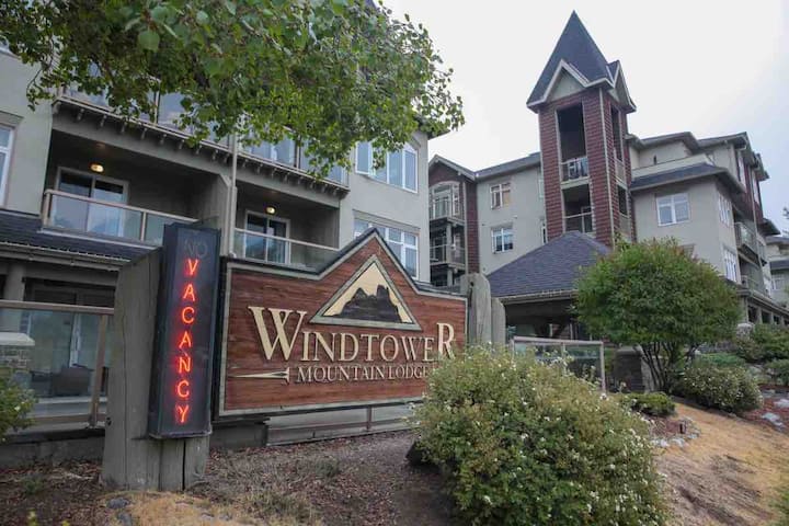 Newly Renovated Bright And Comfy Hotel Room - Canmore