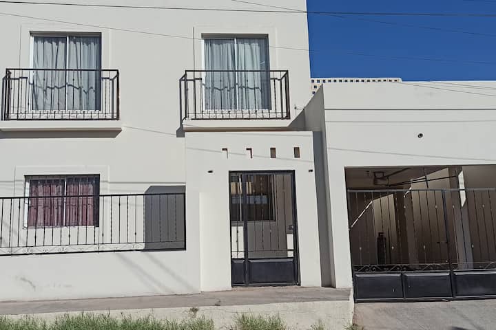 Casa Juárez, 4 Recamaras, 3 Baños, Centrica. - Navojoa