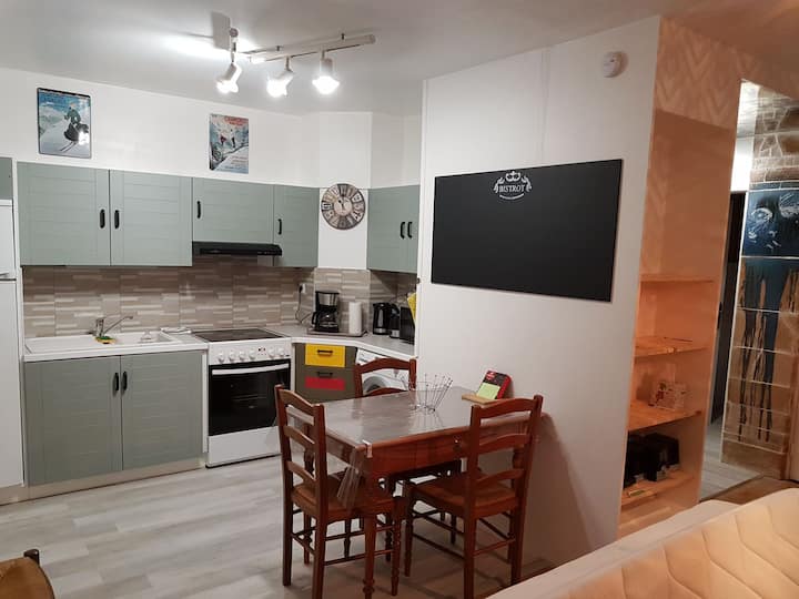 Grand Studio Pour 4 Personnes, 38 M2, Tout éQuipé,  Au Calme Avec Vue. - Archamps