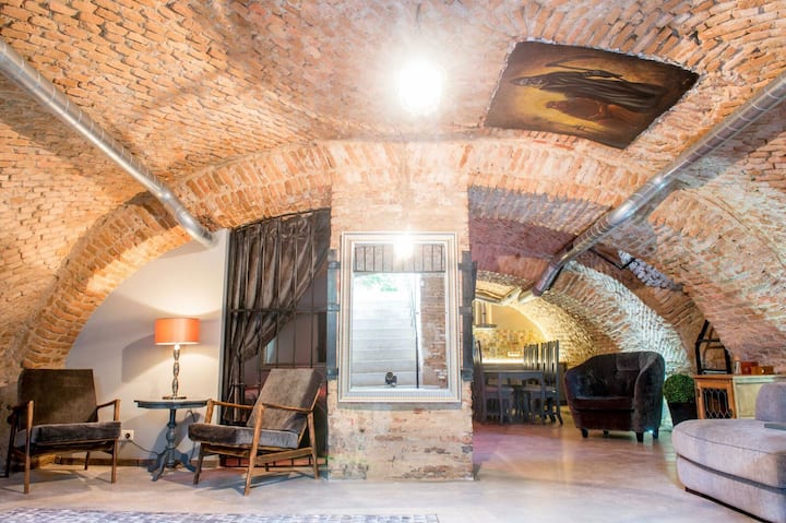 Unique Old Town Apartment! - Vilna