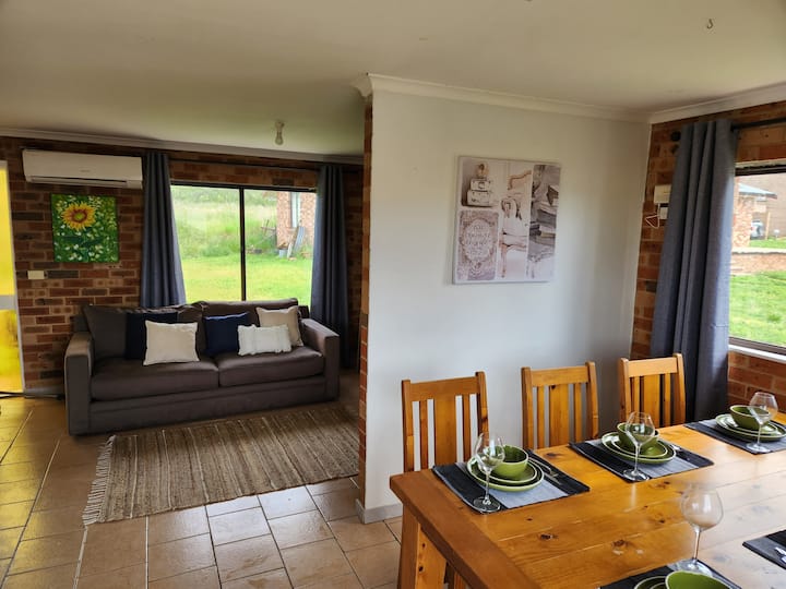 Perfect Mountain Bike/ski/fishing Adventure Base - Berridale