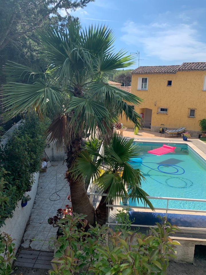 Maison De Charme Avec Piscine Et Terrain Pétanque - Puget-sur-Argens