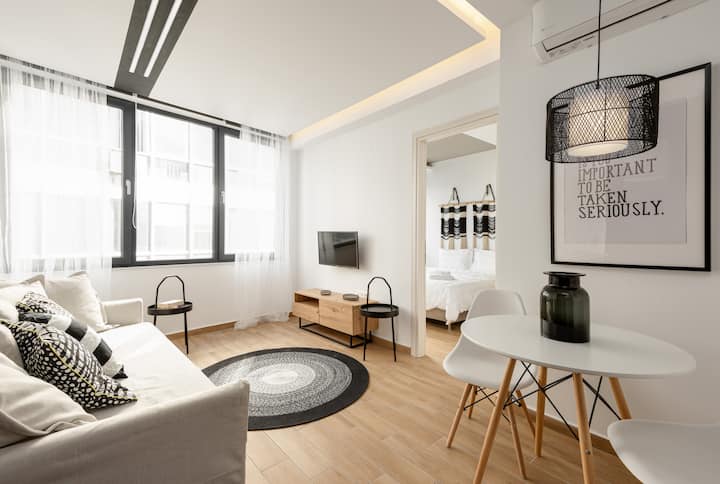 Fun Modern Apartment W/ Netflix, Nespresso & More - Thessaloniki