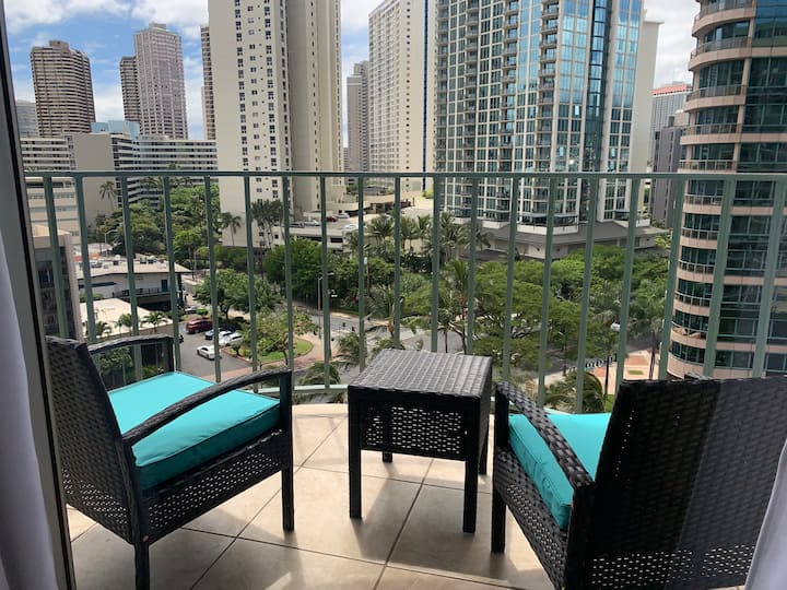 Spacious Waikiki Apt Sleeps 6 W/free Parking - Kaneohe