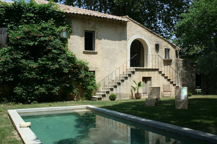 Mas Du Cocher Proche D'avignon - Saint-Laurent-des-Arbres