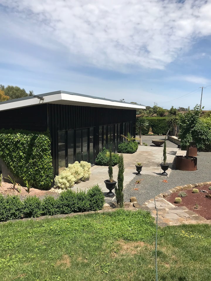 Creamery Corner 
Garden Setting, Near Warrnambool - Warrnambool