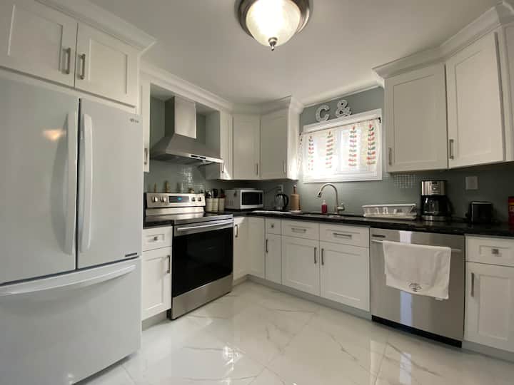 C&j Cozy 2br/a 3rd Br Is Available At An Up Charge - Niagara Falls