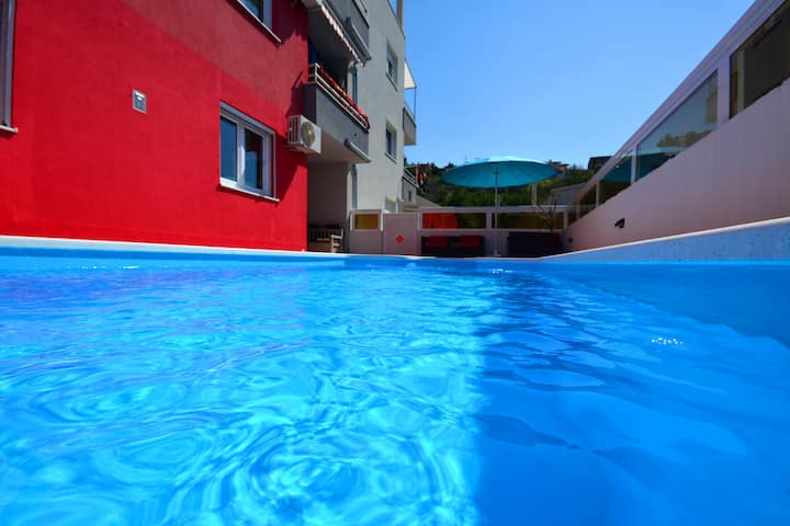 Bmb Exclusive

Near Split
Priv.pool - Podstrana