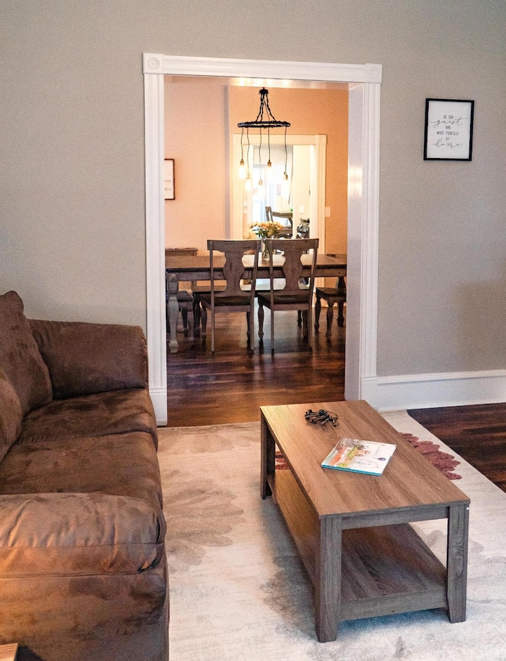 Modern Downtown Getaway W/ Yard & Grill - St. Louis, MO
