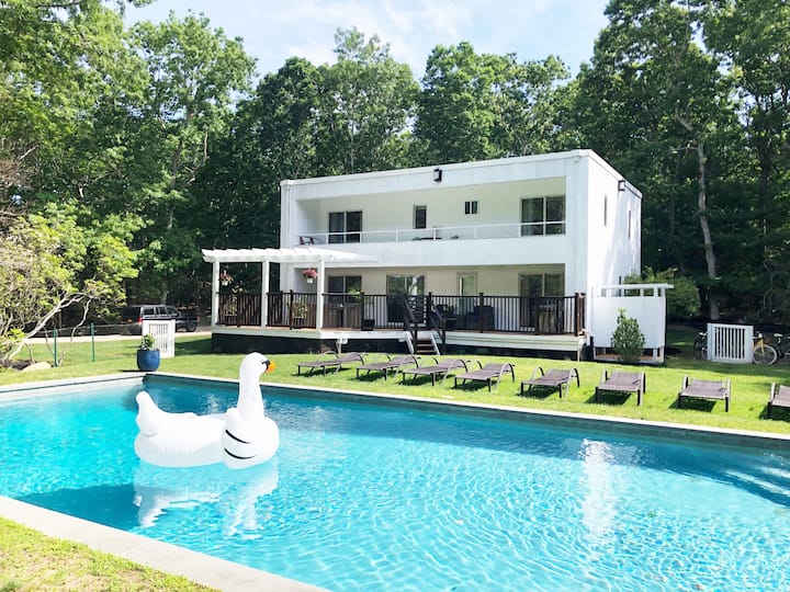 Hamptons Home + Cottage With Pool - Long Island, NY