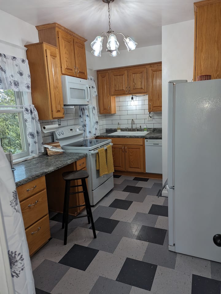 The Original Victorian Retreat: Three - Minnesota