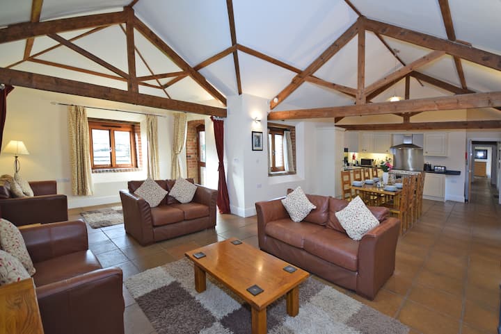 High Quality, Peaceful, Panoramic Views, Aonb, Close To Jurassic Coast. - Honiton