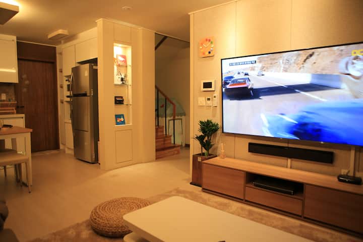 애월 해안도로 400m (75인치 ,Bose사운드,야외스파,건식사우나) - Jeju-si