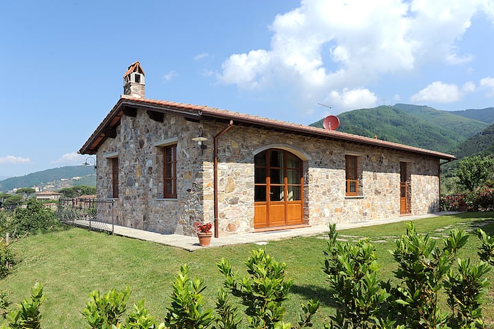 Villa Con Vista Nella Campagna Lucchese - Pistoia
