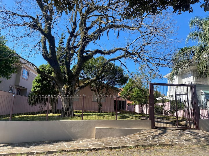 Casa Linda  Em Bairro Nobre E Com Amplo Terreno… - Bento Gonçalves