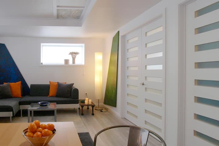 Cool Blue — Modern Onebr Apartment In Pec - Prince Edward