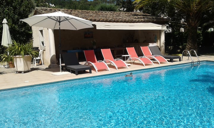 Appartement En Rez De Jardin Privatif Avec Piscine - Vence