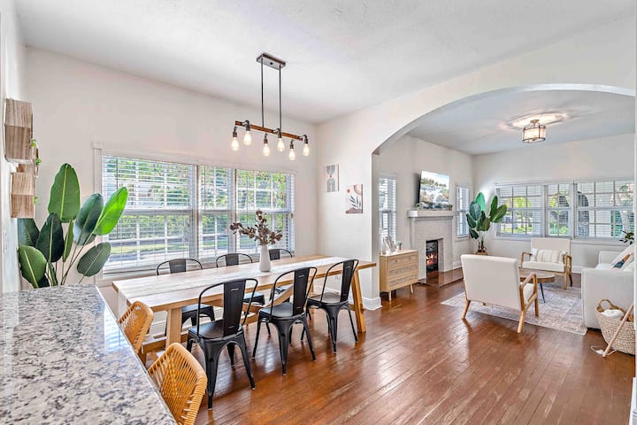 Villa Palma - Private Home W/ Backyard And Hot Tub - West Palm Beach, FL