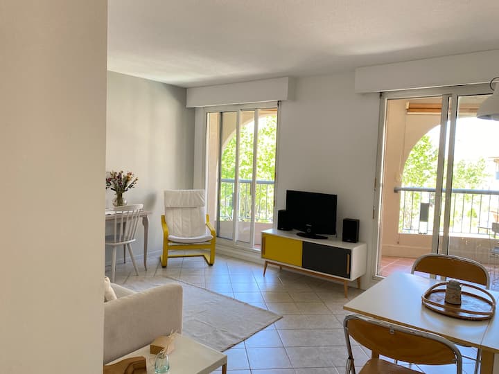 Bel Appartement Calme Et Lumineux Avec Balcons - France