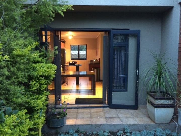 Spacious Townhouse, Lovely Garden, For Long Term - 