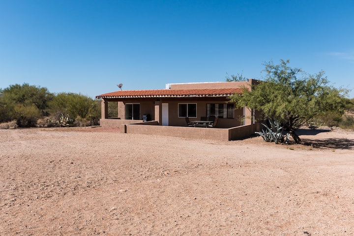 Desert Getaway 2 Bedroom Guest House - Tucson, AZ