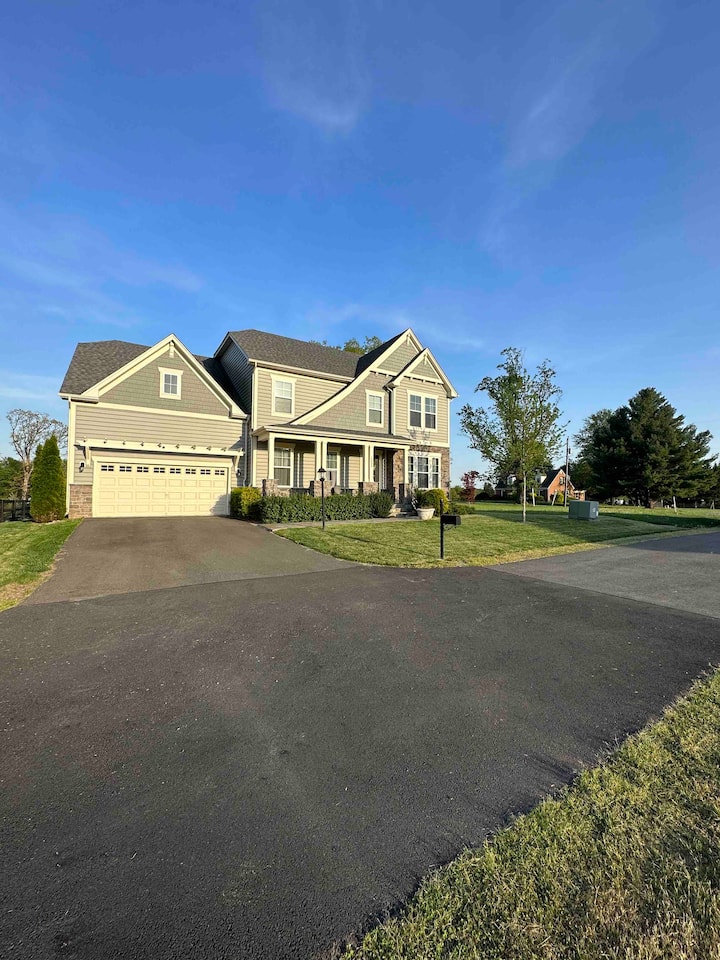 Luxury Spacious Modern Farmhouse By Horse Farm - Leesburg, VA
