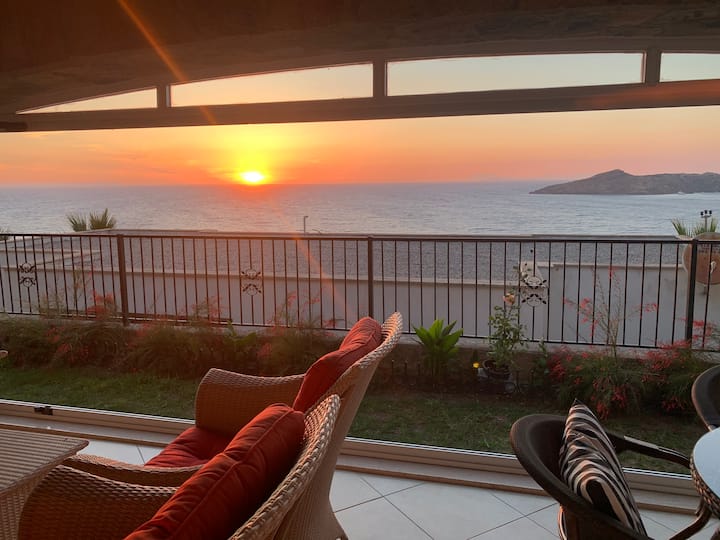 Yalıkavak’ta Deniz Manzaralı Bahçeli Ferah Ev - Yalıkavak