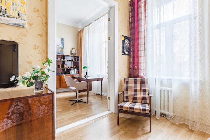 Luxurious Apartment In The Heart Of St. Petersburg - Saint Petersburg