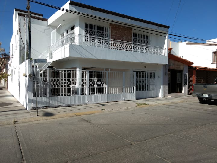 Residencia Completa 10min Altaria Por Plaza Arcos - Aguascalientes