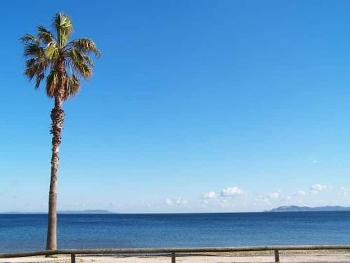 Villa (2 Apparts) Avec Jardin à 50 M De La Plage. - Hyères
