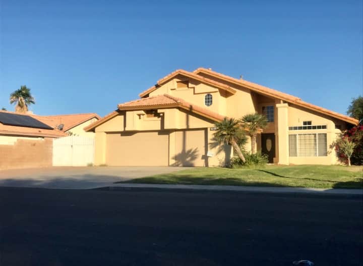 Large 4bed 3bath With Rv Parking & Large Driveway - Indio, CA