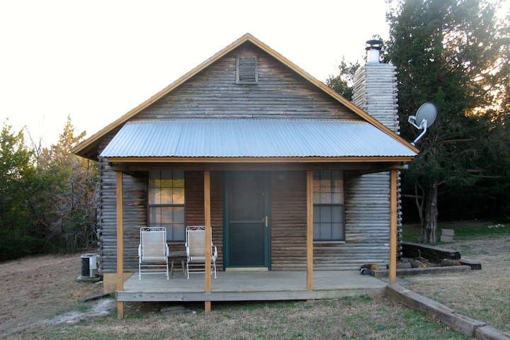 The Angler At Cedar Creek Cabins - Lake of the Arbuckles, OK