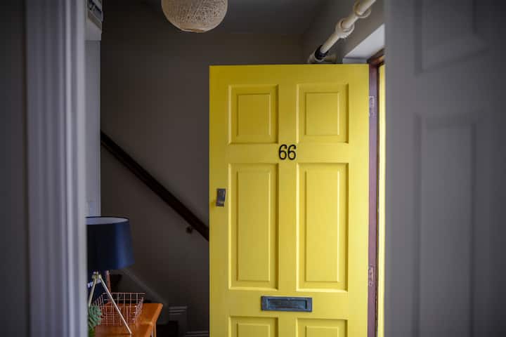 Fab Location, Bright Townhouse With Patio &Terrace - Galway