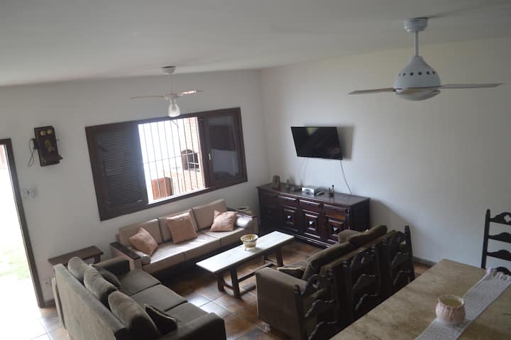 Casa Arraial
Benefício: Entrada 08h E Saída 17h - Arraial do Cabo