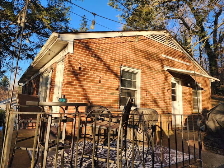 Tall Pines Home - Charlottesville, VA