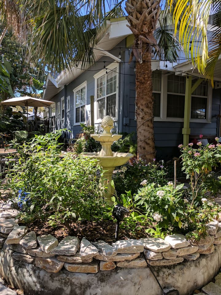 3 Br Garden Bungalow In Historic Kenwood - St. Petersburg, FL