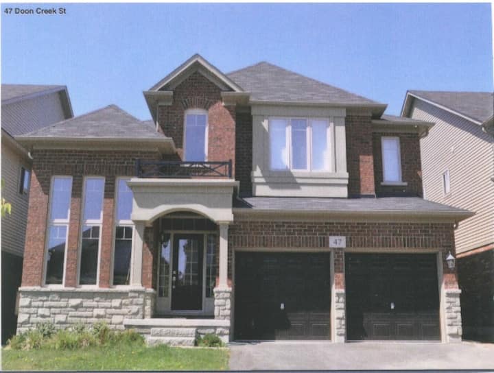 Beautiful House In Upscale Neighborhood - Kitchener